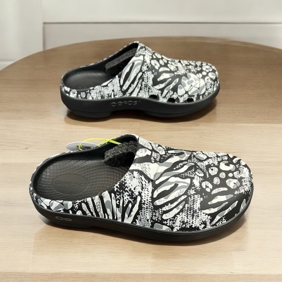OOFOS | Shoes | New Oofos Womens Clog Sandals Size 7 Combo Camo Pattern ...